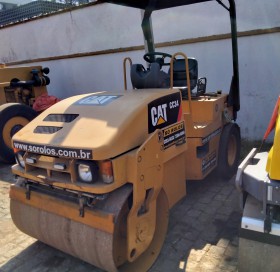 Rolo Compactador Vibratório Combinado | Só Rolos Locação de Equipamentos